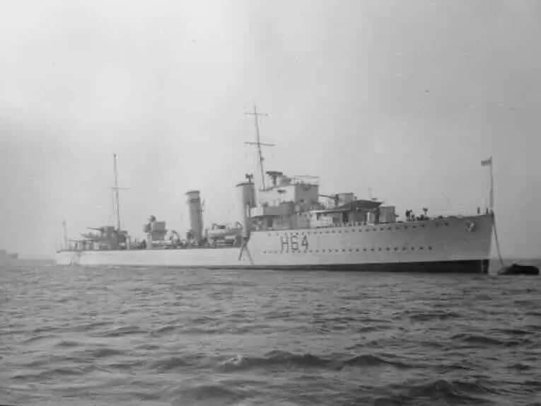 HMS Duchess, accidentally rammed by a battleship in thick fog, sunk ...
